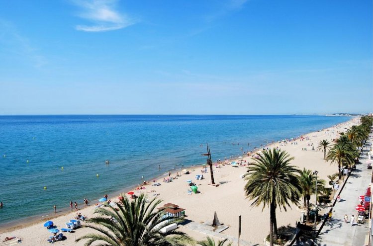 Calafell con Pensión Completa y en 1ª línea de playa - BuscoUnChollo.com